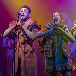 Metele que son pasteles - Cartelera